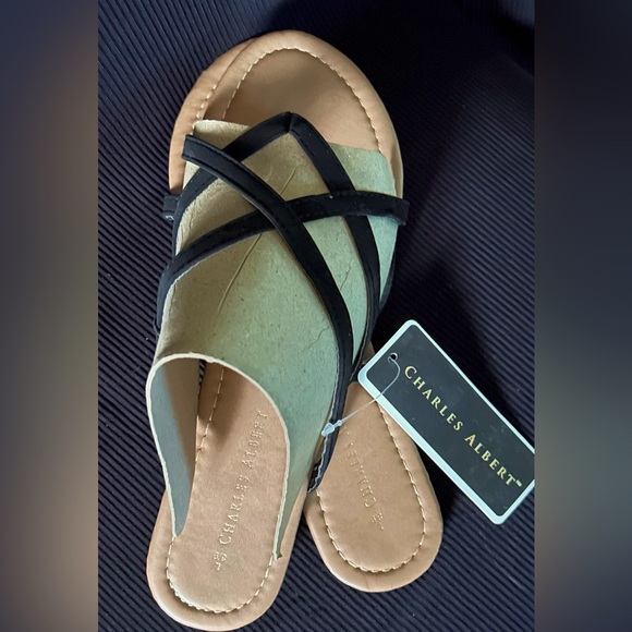 Charles Albert | Shoes | Charles Albert Women Black Thong Style Sandal | Poshmark